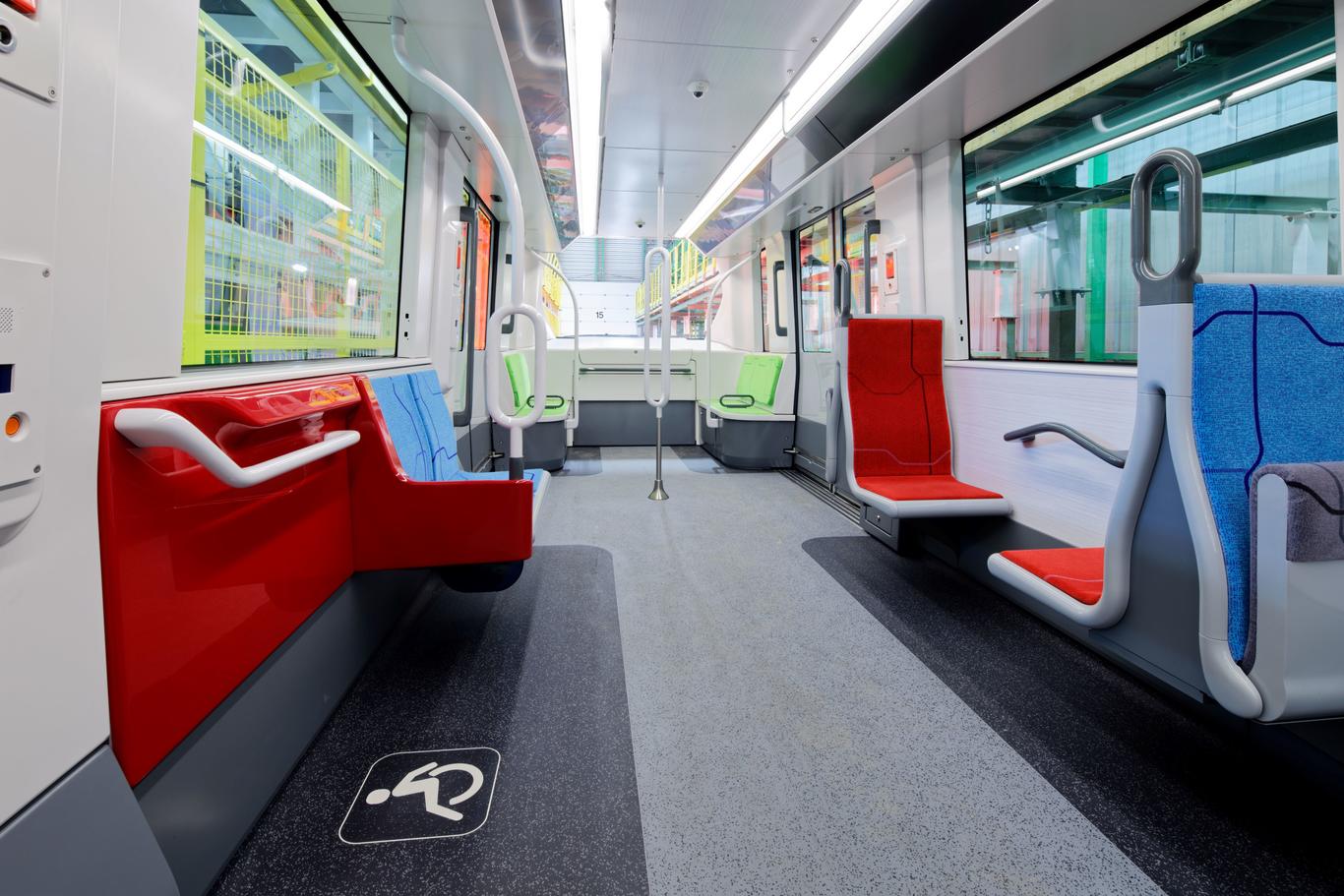 Le nouveau métro de la ligne 18 est arrivé en Île-de-France ...